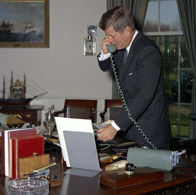 People | (Re)membering: Journalism and History